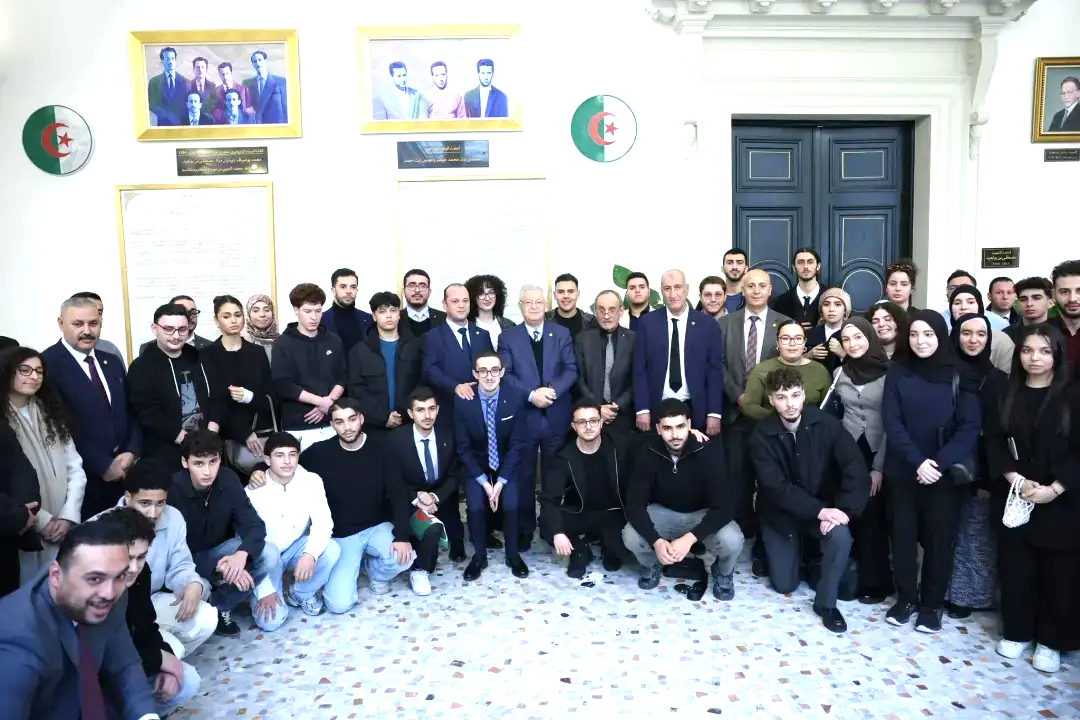 Conseil de la nation -Nasri reçoit une délégation de la diaspora | CapDZ